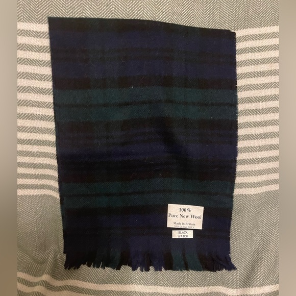 Vintage | Accessories | Vintage Black Watch 0 Pure New Wool Scarf ...